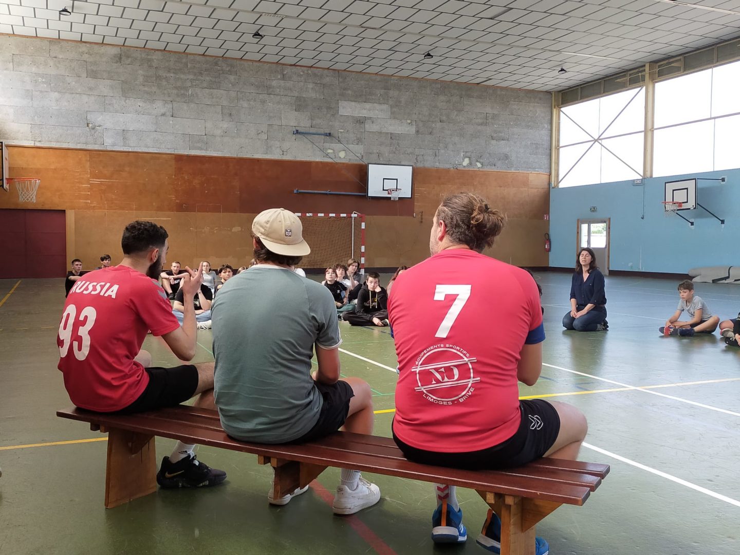 Sensibilisation au Monde des Sourds au collège de Châteauponsac ...